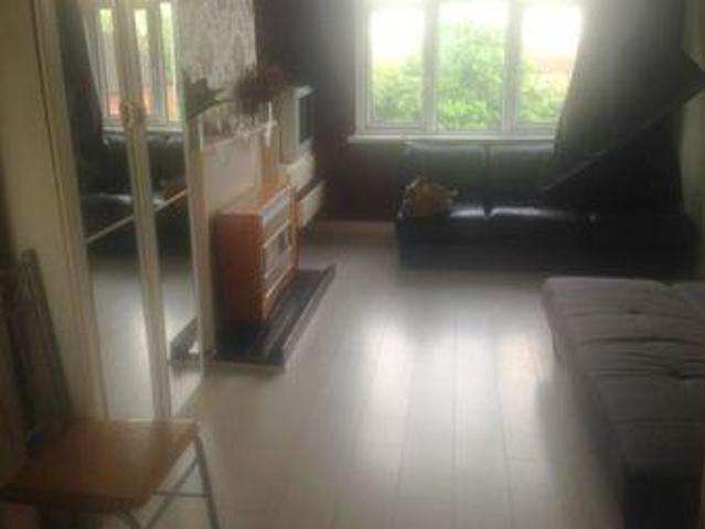 1 Bedrooms Flat for rent in Eastern Avenue, Newbury Park IG2