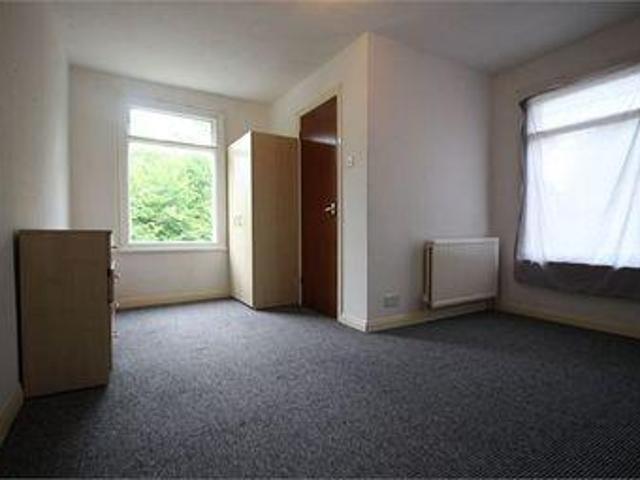 1 Bedrooms Flat for rent in Eastern Road, Romford, Greater London RM1