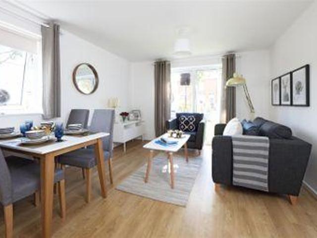 1 Bedrooms Flat for rent in Edwin Court, Eccles, Manchester M30