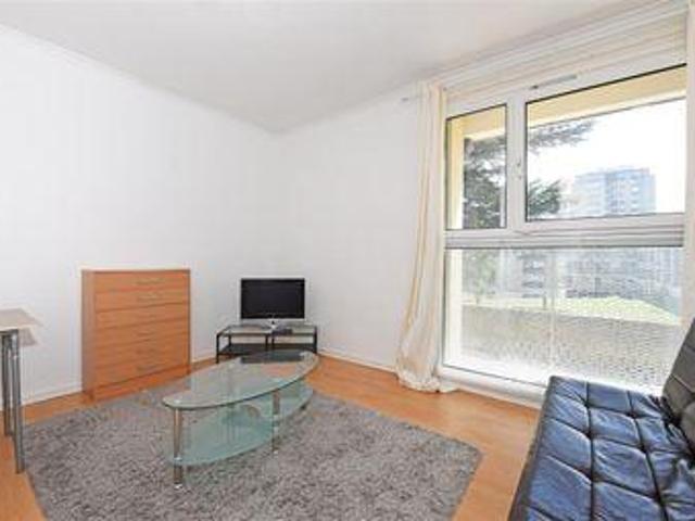 1 Bedrooms Flat for rent in Edgecombe House, Whitlock Drive, Southfields SW19