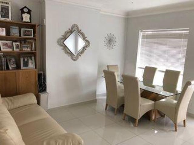 1 Bedrooms Flat for rent in Edgwarebury Lane, Edgware, London HA8