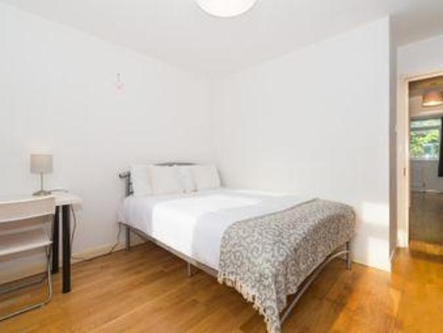 1 Bedrooms Flat for rent in Elgin Avenue, Paddington, Central London W9