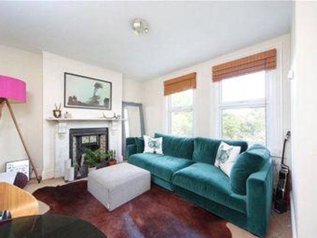 1 Bedrooms Flat for rent in Elmbourne Road, Tooting, London SW17