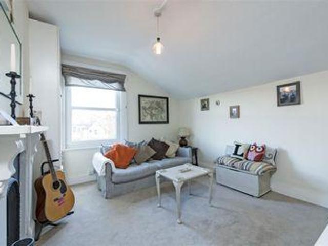 1 Bedrooms Flat for rent in Elms Crescent, London SW4
