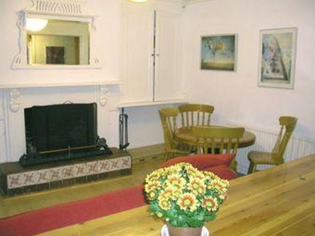 1 Bedrooms Flat for rent in Elsynge Road, Clapham SW18