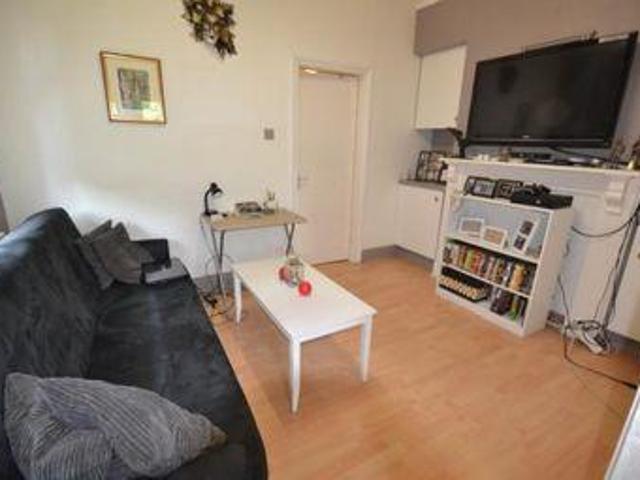 1 Bedrooms Flat for rent in Eynham Road, London W12