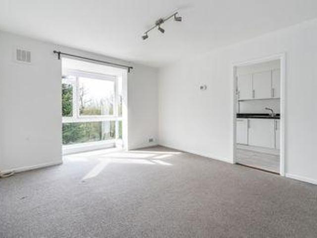 1 Bedrooms Flat for rent in Fountain Drive, London SE19