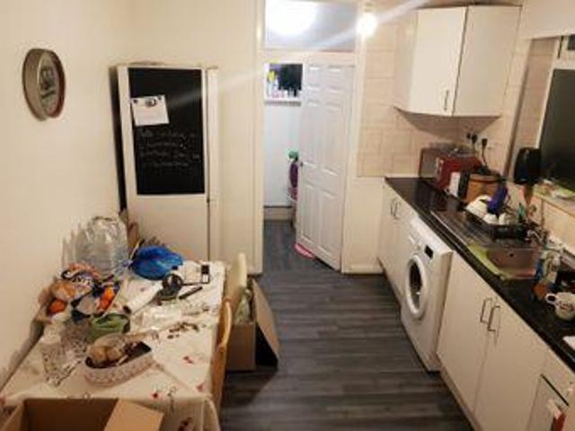 1 Bedrooms Flat for rent in Fourth Avenue, Manor Park E12