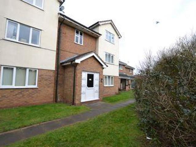 1 Bedrooms Flat for rent in Foxdale Drive, Brierley Hill DY5