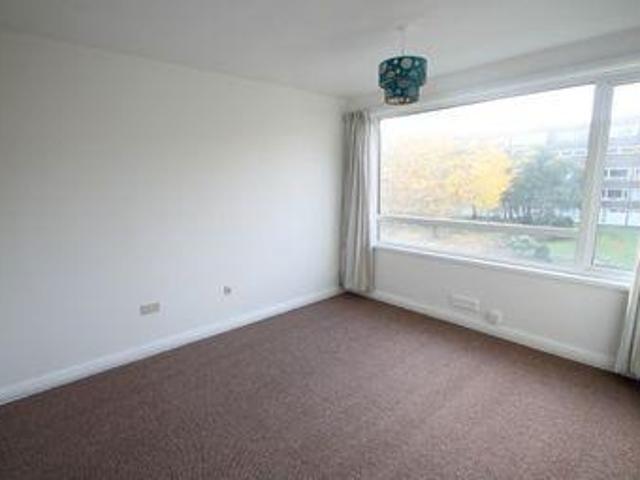 1 Bedrooms Flat for rent in Fair Acres, Bromley BR2