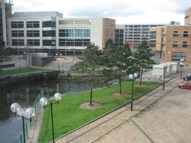 1 Bedrooms Flat for rent in Falcon Drive, Cardiff Bay CF10
