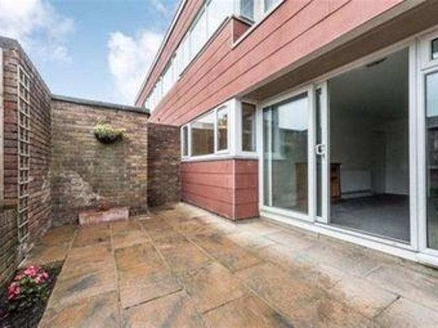 1 Bedrooms Flat for rent in Farnham Gardens, London SW20
