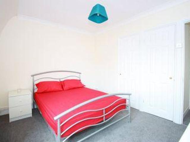 1 Bedrooms Flat for rent in Farnley Road, Selhurst SE25