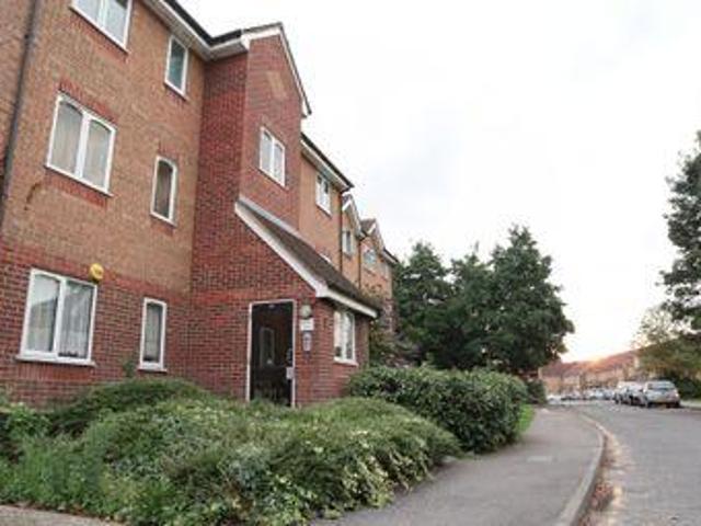 1 Bedrooms Flat for rent in Fenman Gardens, Goodmayes, Ilford IG3
