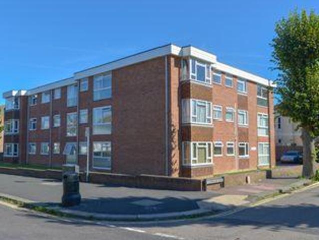 1 Bedrooms Flat for rent in Fenners Court, Cambridge Road, Worthing BN11