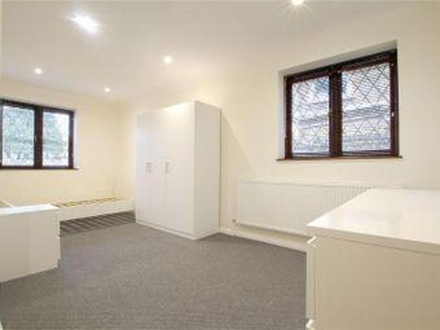 1 Bedrooms Flat for rent in Ferrers Avenue, West Drayton UB7
