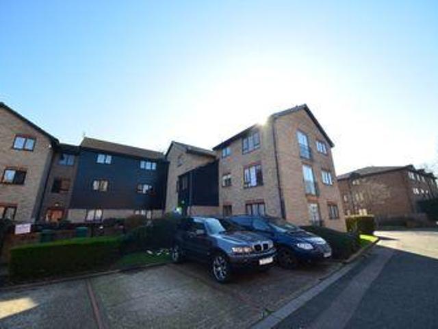 1 Bedrooms Flat for rent in Firs Close, Mitcham Eastfields CR4