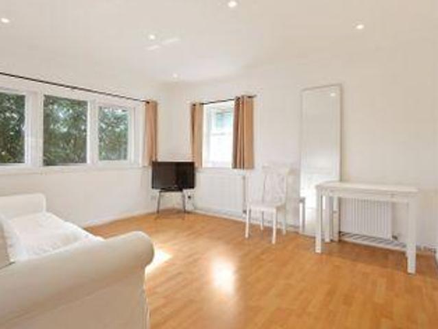 1 Bedrooms Flat for rent in Friars Mead, London E14