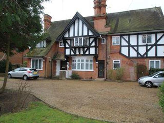1 Bedrooms Flat for rent in Frithwood Avenue, Northwood HA6