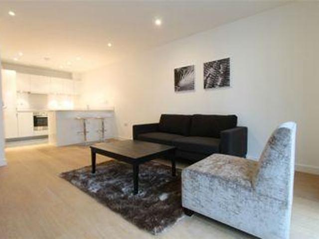 1 Bedrooms Flat for rent in Keats Apartments, Saffron Central Square, Croydon, Surrey CR0