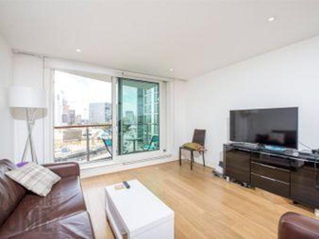 1 Bedrooms Flat for rent in Kestrel House, St George Wharf, Vauxhall, London SW8