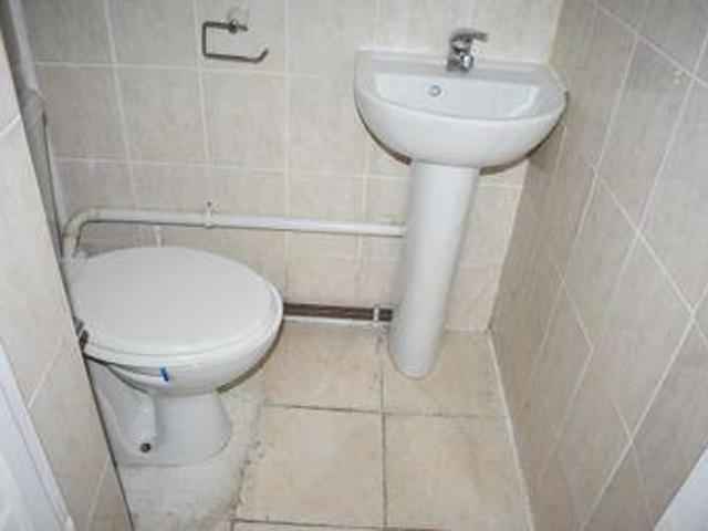 1 Bedrooms Flat for rent in Kitchener Road, High Wycombe HP11