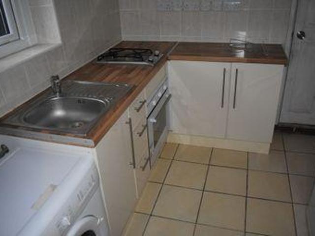 1 Bedrooms Flat for rent in Kitchener Road, High Wycombe HP11