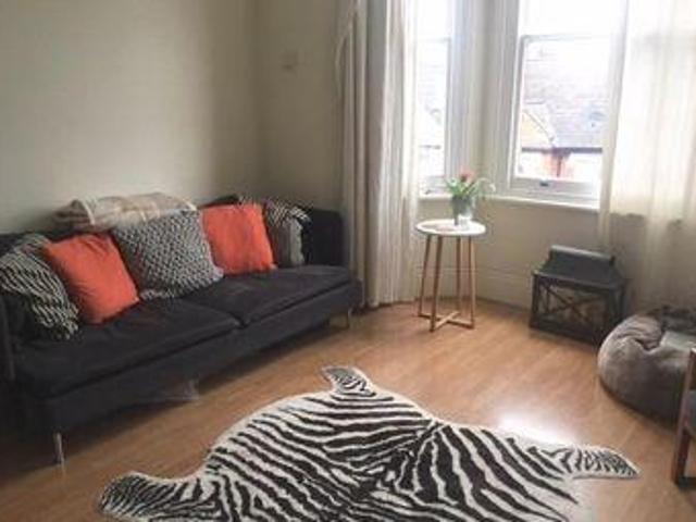1 Bedrooms Flat for rent in Kingwood Road, Fulham, London SW6