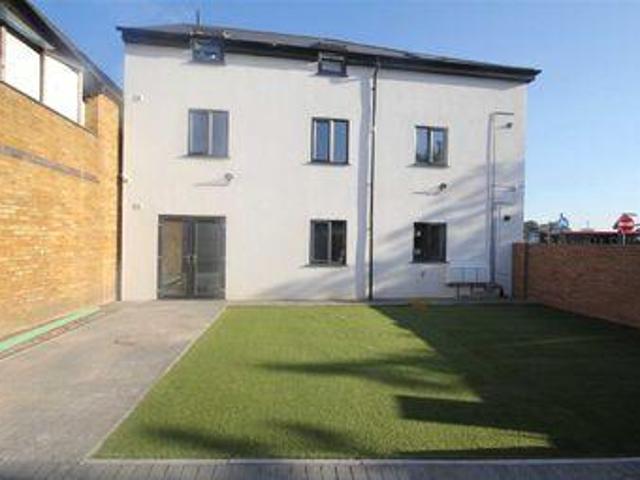 1 Bedrooms Flat for rent in Holden Court, 109 Falling Lane, West Drayton UB7