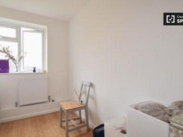1 Bedrooms Flat for rent in Holders Hill Road, London NW4