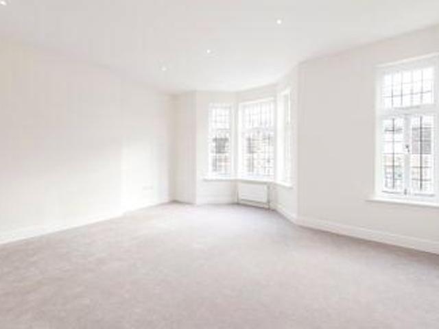 1 Bedrooms Flat for rent in Holland Park Road, London W14
