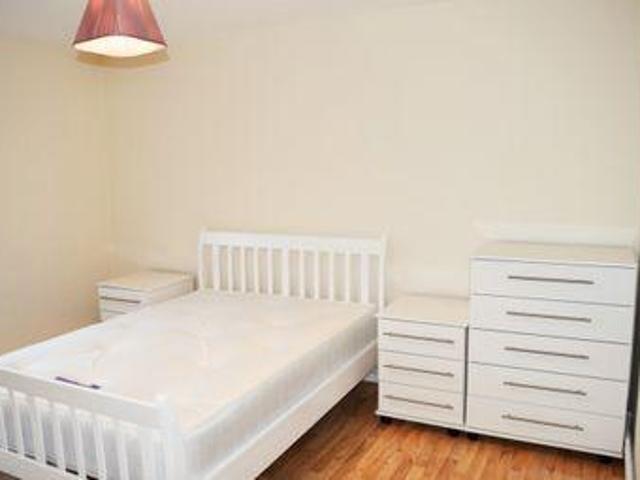 1 Bedrooms Flat for rent in Hollybush House, Room 1, Hollybush Gardens, Bethnal Green E2