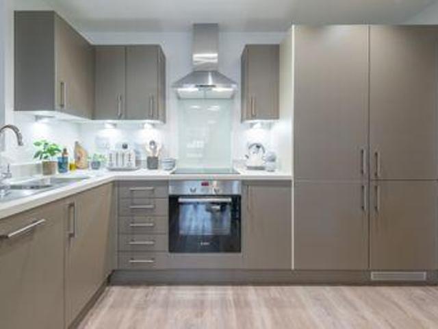 1 Bedrooms Flat for rent in Holmbush Mews, Horsham RH12
