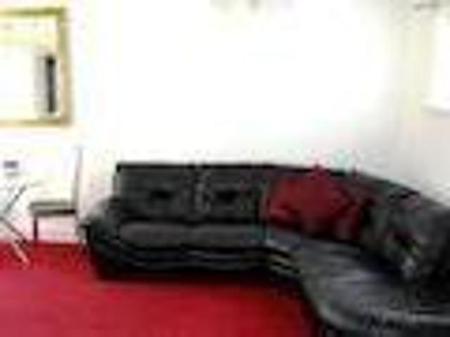 1 Bedrooms Flat for rent in Holtdale Place, Leeds LS16