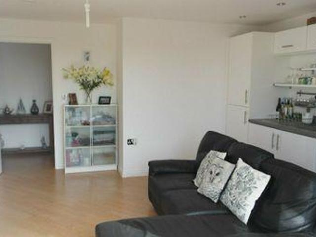 1 Bedrooms Flat for rent in Homesdale Road, Bromley BR2