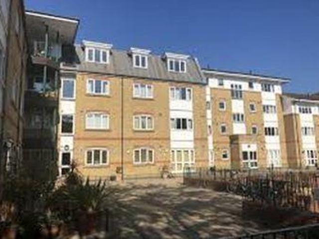 1 Bedrooms Flat for rent in Homesdale Road, Bromley, Bromley BR2