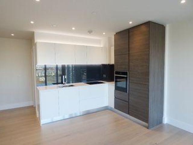 1 Bedrooms Flat for rent in Hopgood Tower, Kidbrooke SE3