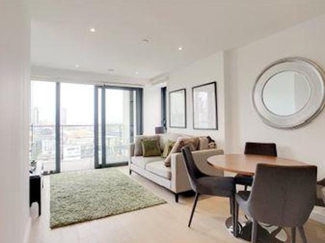 1 Bedrooms Flat for rent in Horizons Tower, Yabsley Street, London E14