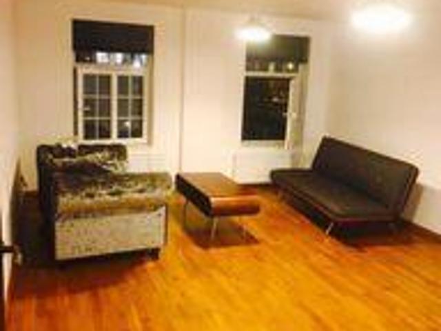 1 Bedrooms Flat for rent in Haycroft Road Surbiton KT6