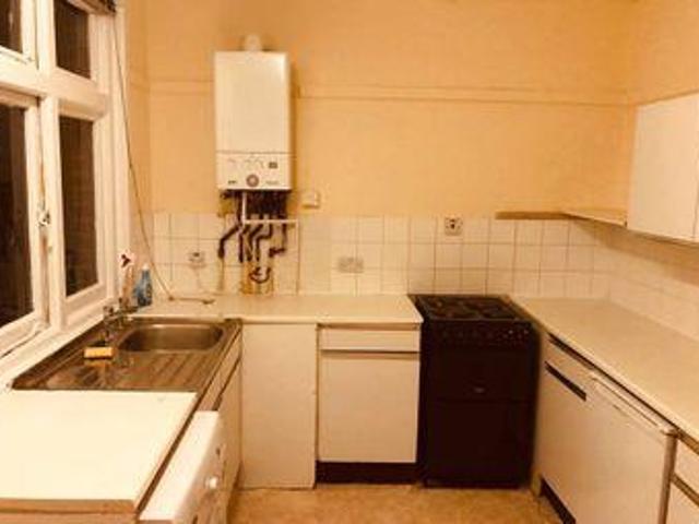 1 Bedrooms Flat for rent in Haycroft Road, Surbiton KT6