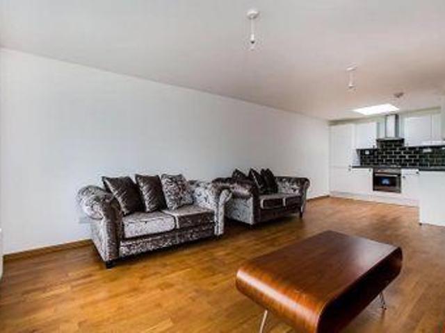 1 Bedrooms Flat for rent in Haycroft Road Surbiton KT6