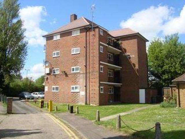1 Bedrooms Flat for rent in Hazelwood Close, Hitchin SG5