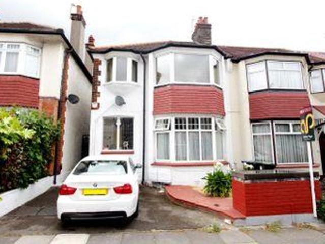 1 Bedrooms Flat for rent in Hazelwood Lane, Palmers Green N13