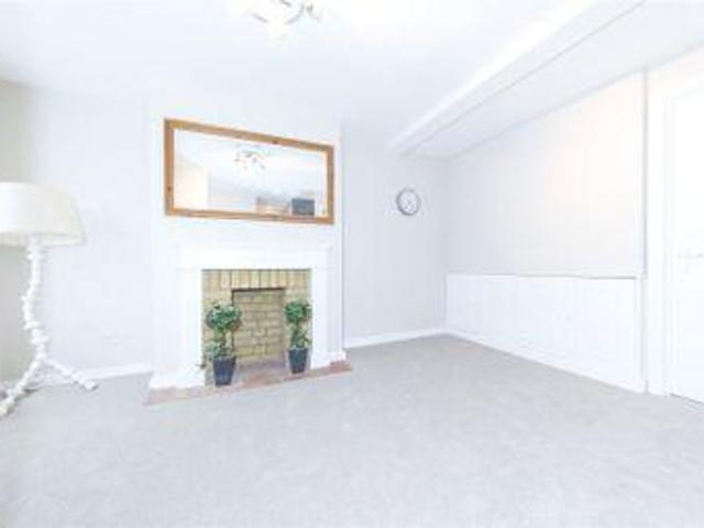 1 Bedrooms Flat for rent in Hazlebury Road, Fulham, London SW6