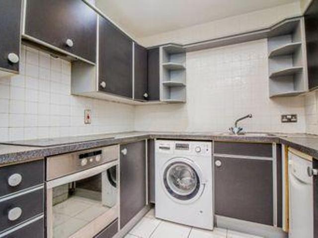 1 Bedrooms Flat for rent in Hainault Street, Ilford, Essex IG1