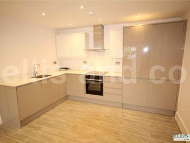 1 Bedrooms Flat for rent in Hale Lane, London NW7