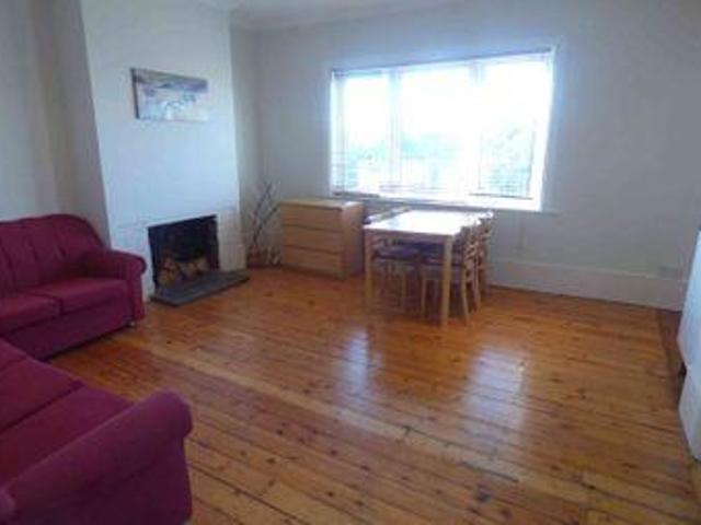 1 Bedrooms Flat for rent in Hale Lane, London NW7