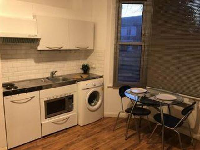 1 Bedrooms Flat for rent in Hallowell Road, Northwood HA6