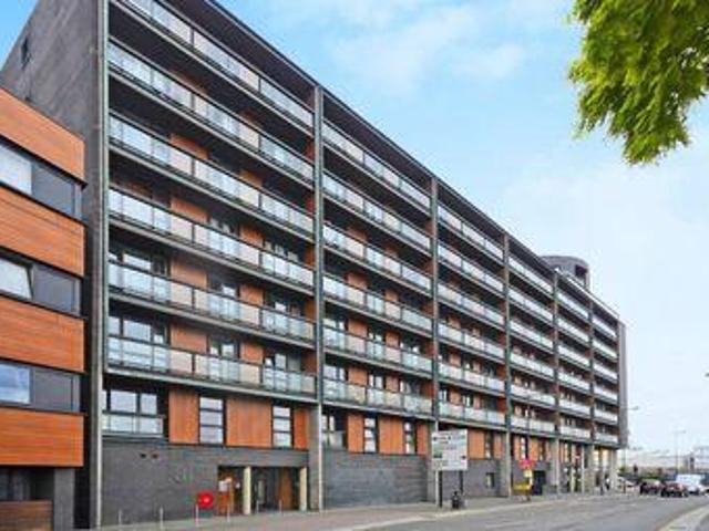 1 Bedrooms Flat for rent in Hallsville Road, Canning Town E16