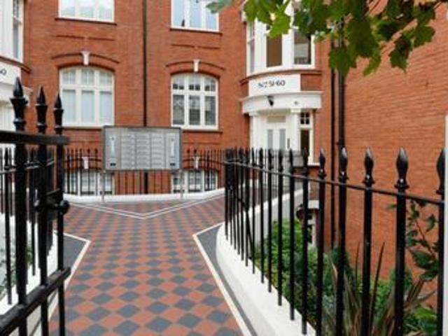 1 Bedrooms Flat for rent in Hamlet Gardens, London W6